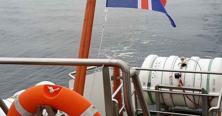 Wichtigste Internationale Notsignale: SOS Morse, Boden-Luft / ousuca®